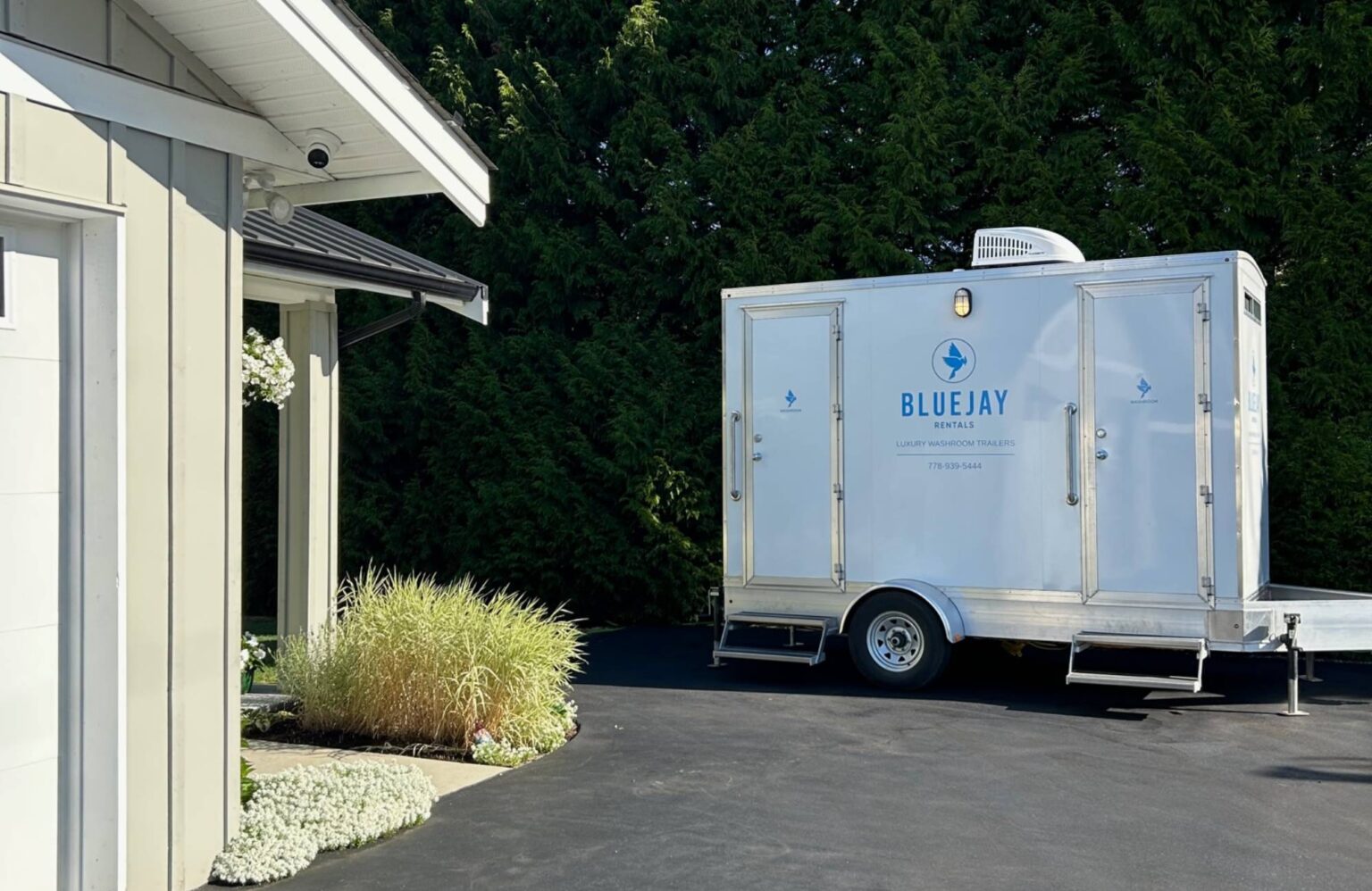The Advantages of Flushable Portable Toilets in Construction Sites ...